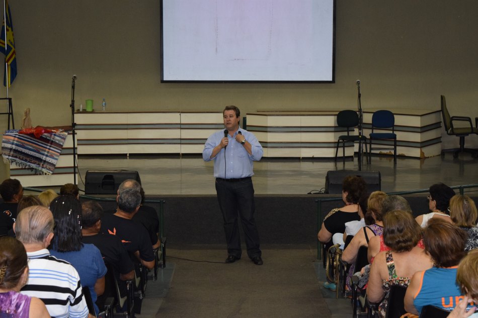 Alunos da UMI aprovam palestra sobre Alzheimer | UCDB